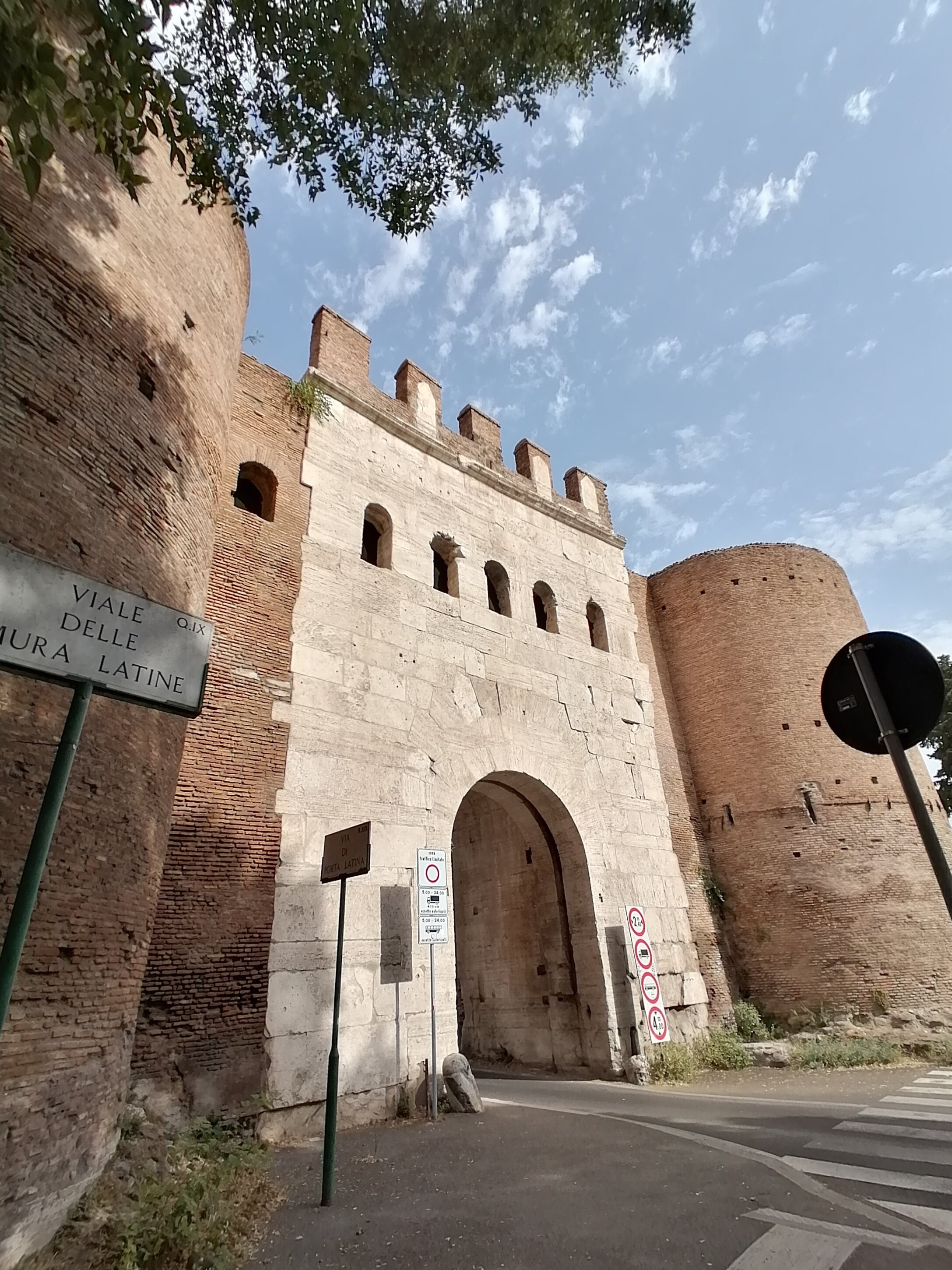 LA PORTA LATINA A ROMA