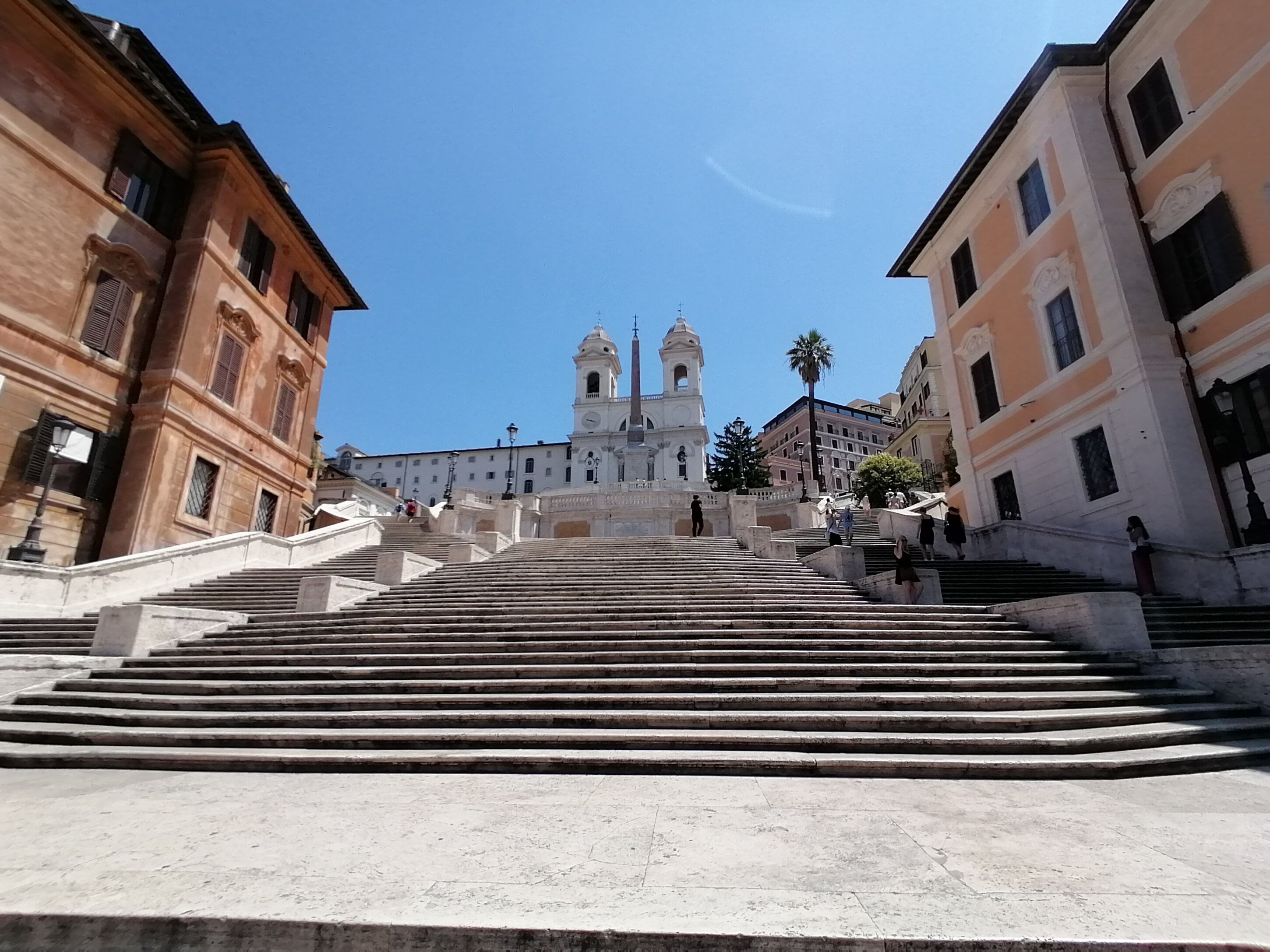 LA CELEBRE SCALINATA DI TRINITA' DEI MONTI