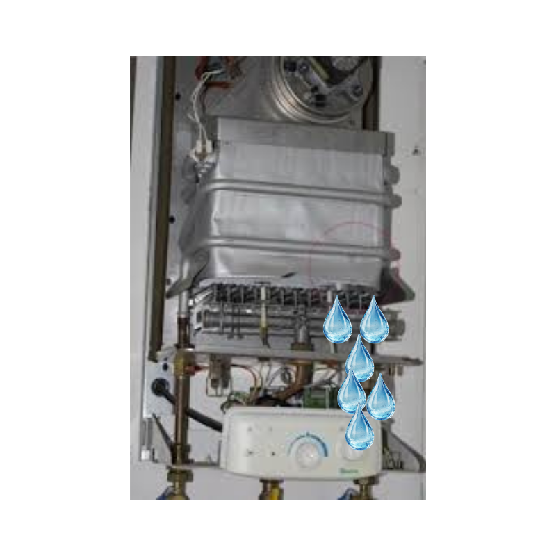 Scaldino esce acqua da dentro la serpentina bucata camera stagna in ...